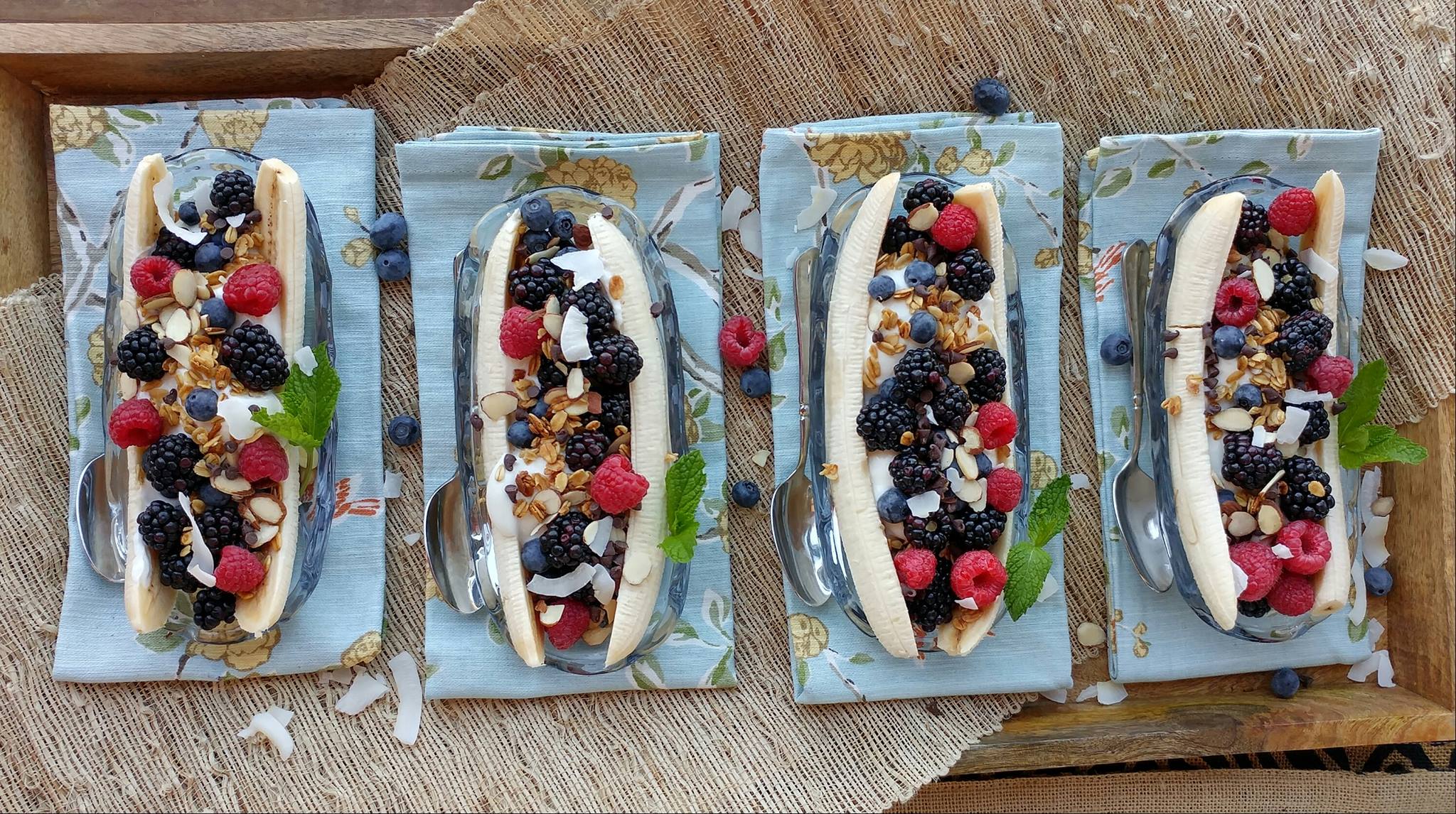 Banana Split Breakfast Bar | Clean Food Crush