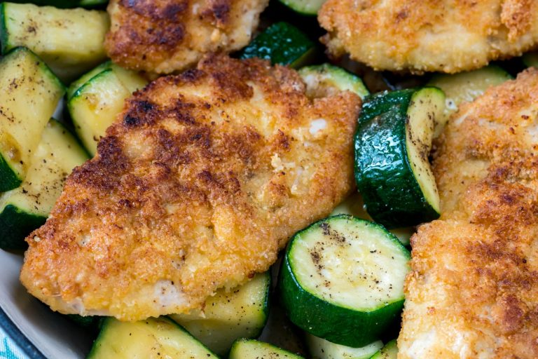 This Grain Free Crispy Garlic Chicken and Zucchini is a Crowd Pleaser ...