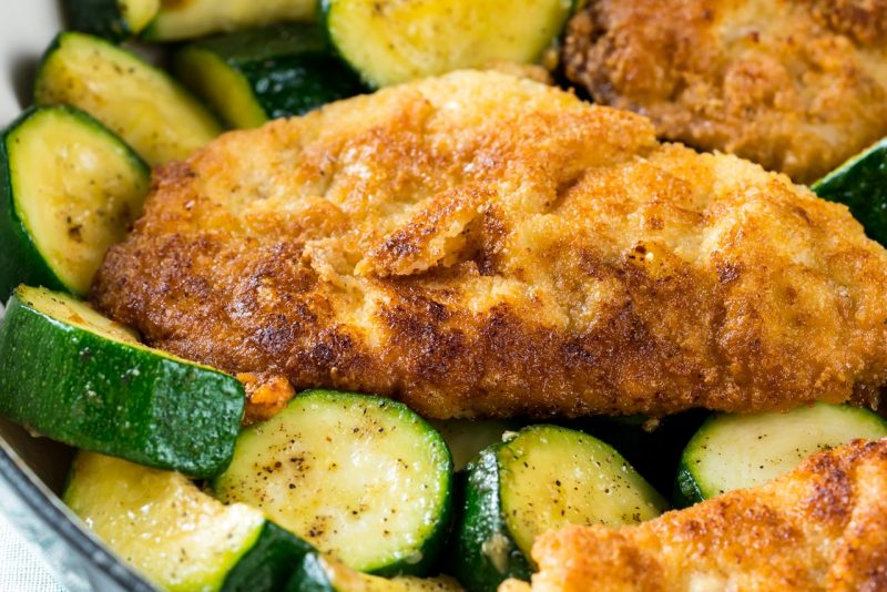 This Grain Free Crispy Garlic Chicken and Zucchini is a Crowd Pleaser ...