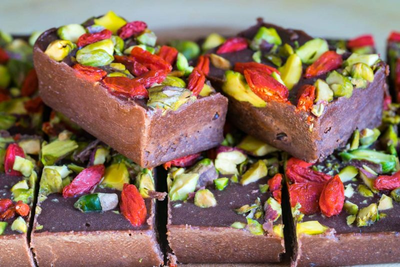 This Pistachio Goji Chocolate Fudge is a Divine Clean Eating Treat ...