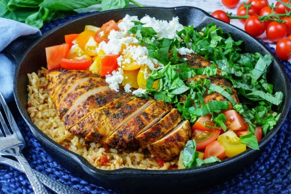 One Pan Greek Chicken + Rice for an Inspiring Clean Eating Dinner ...