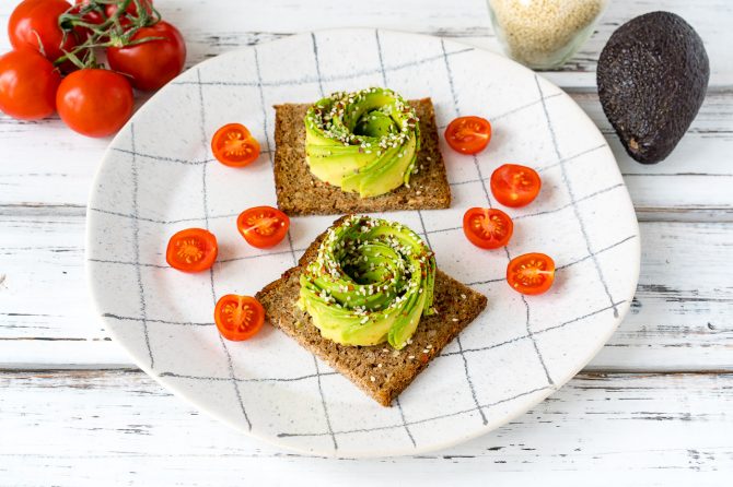Avocado Rose on Toast (Make it Yourself in Under 5 Minutes!) | Clean ...