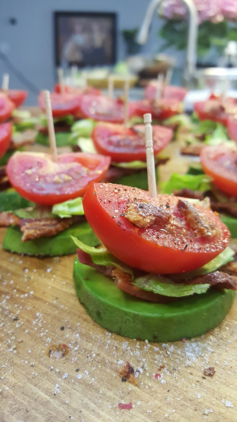 These Clean Eating BLT Avocado Bites are a TOTAL Crowd Pleaser! | Clean ...