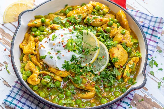 Green Chicken Curry for a FAST Clean Eating Dinner Idea! | Clean Food Crush