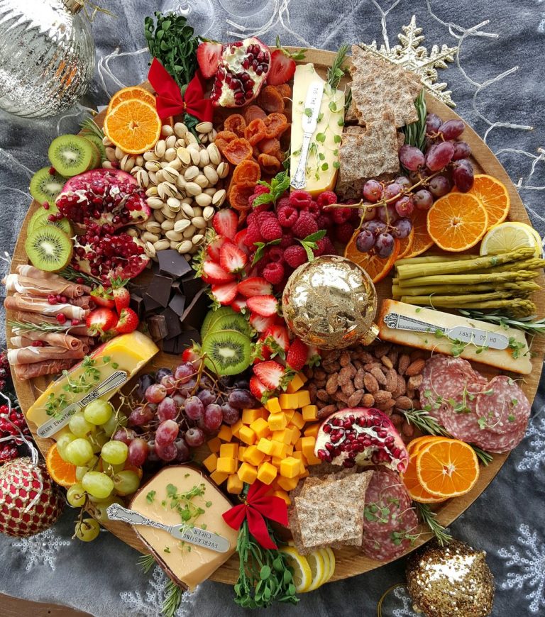 Get Your Party Season Started with a Holiday Grazing Board! | Clean ...