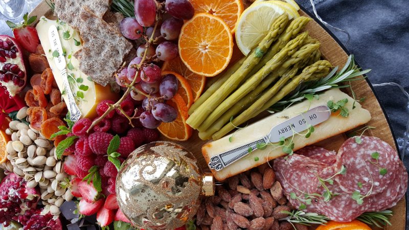 Get Your Party Season Started with a Holiday Grazing Board! | Clean ...