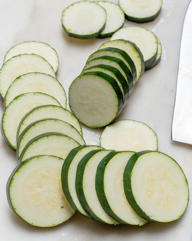 Make these Parmesan Baked Zucchini Rounds for a Healthy Chip ...