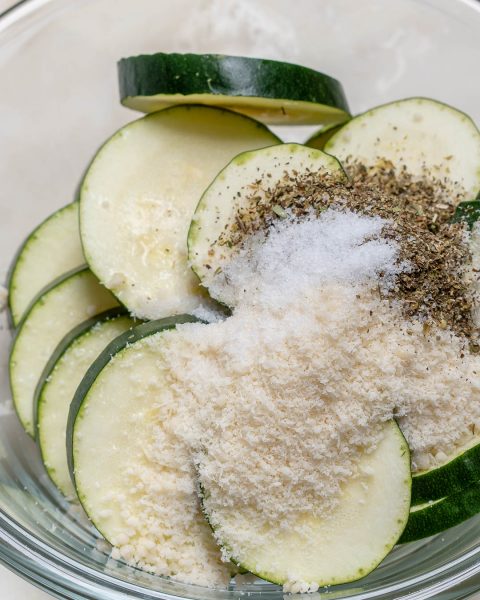 Make these Parmesan Baked Zucchini Rounds for a Healthy Chip ...