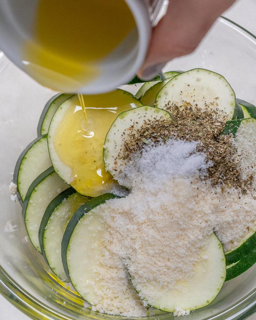 Make these Parmesan Baked Zucchini Rounds for a Healthy Chip ...