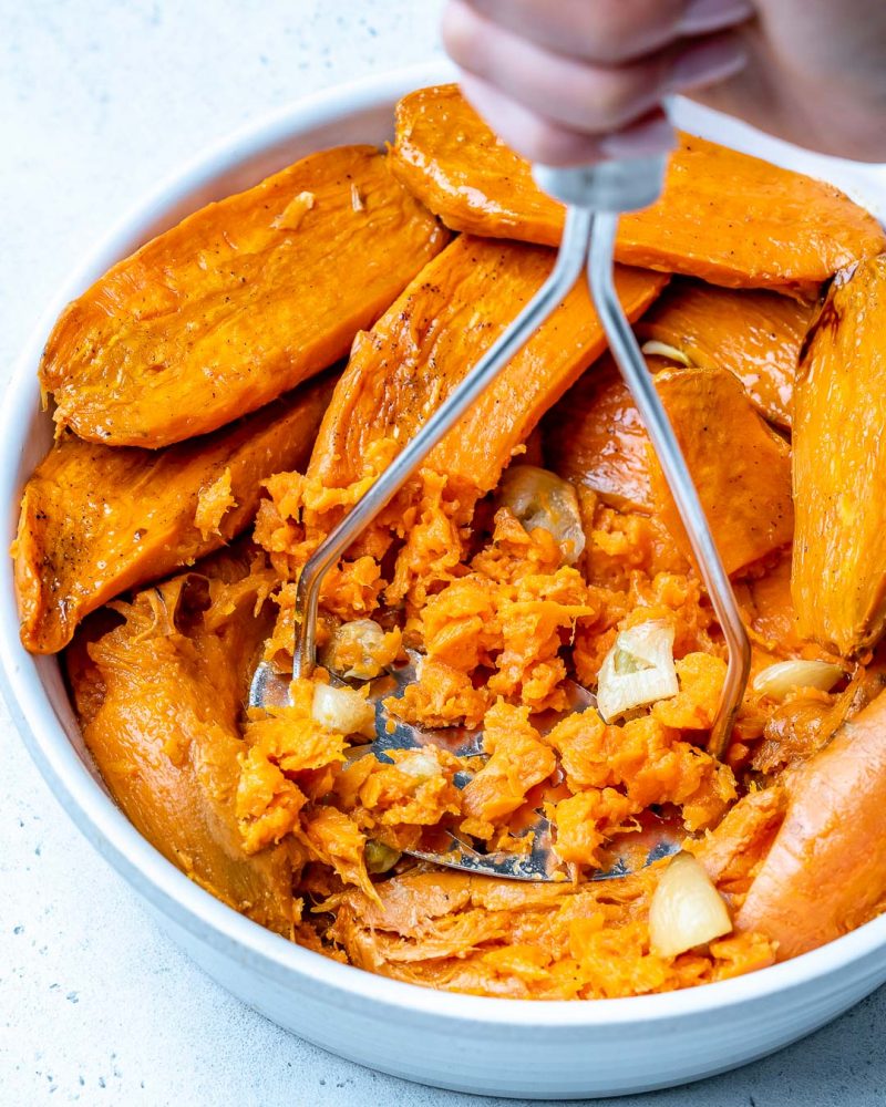 These Healthy Roasted Garlic Mashed Sweet Potatoes are Delicious ...
