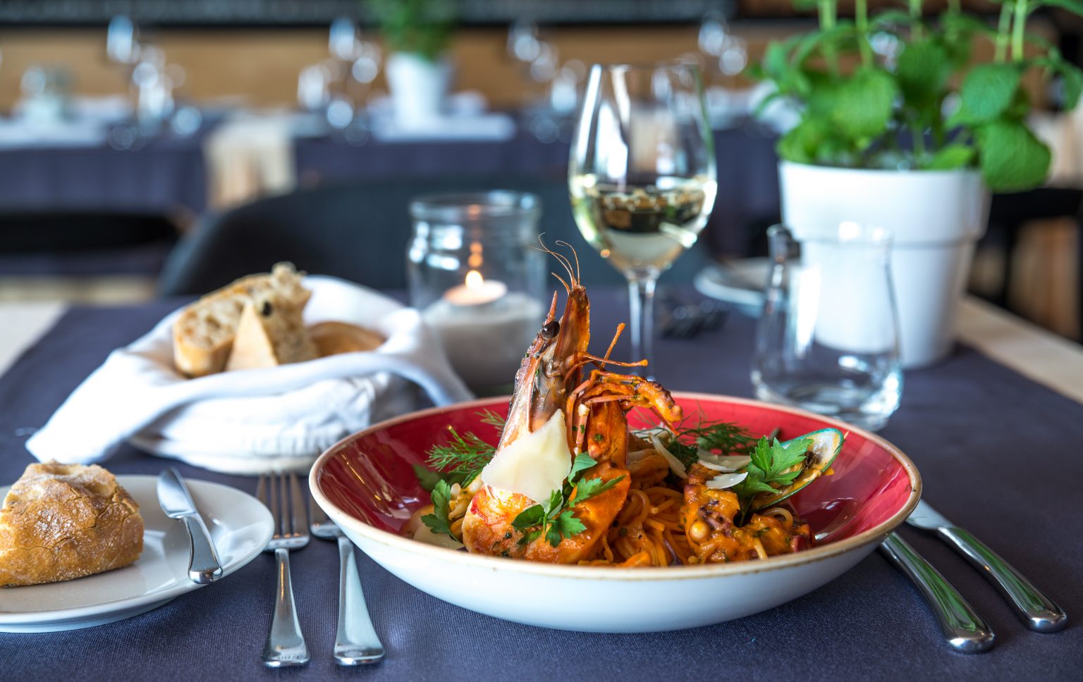 A Clean Eating Guide to Dining Out | Clean Food Crush