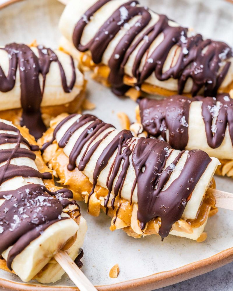 [VIDEO] Snickers Candy Bar Banana Pops | Clean Food Crush