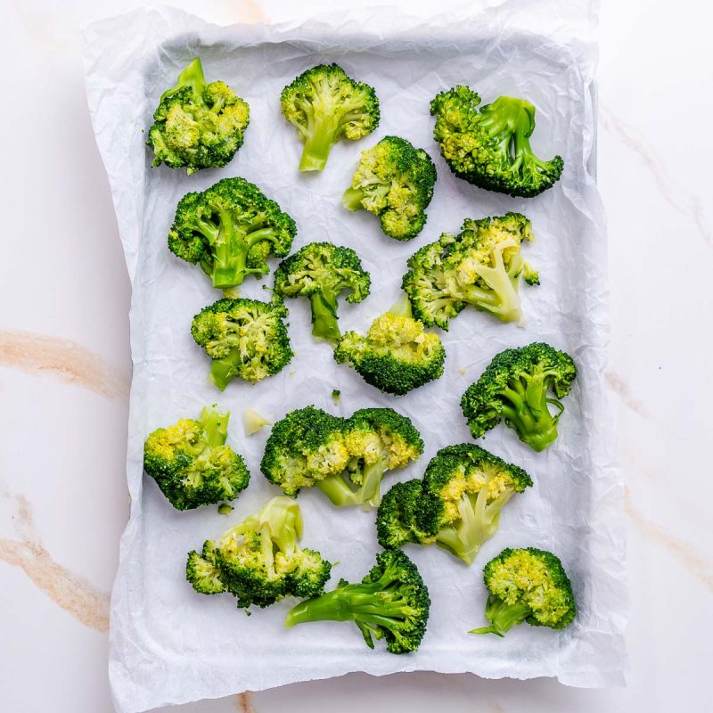 [VIDEO] Crispy Smashed Broccoli 🥦 | Clean Food Crush