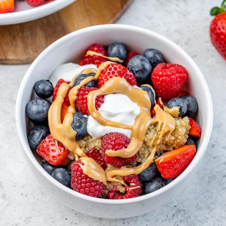 [VIDEO] Breakfast Berry Quinoa Bowls | Clean Food Crush