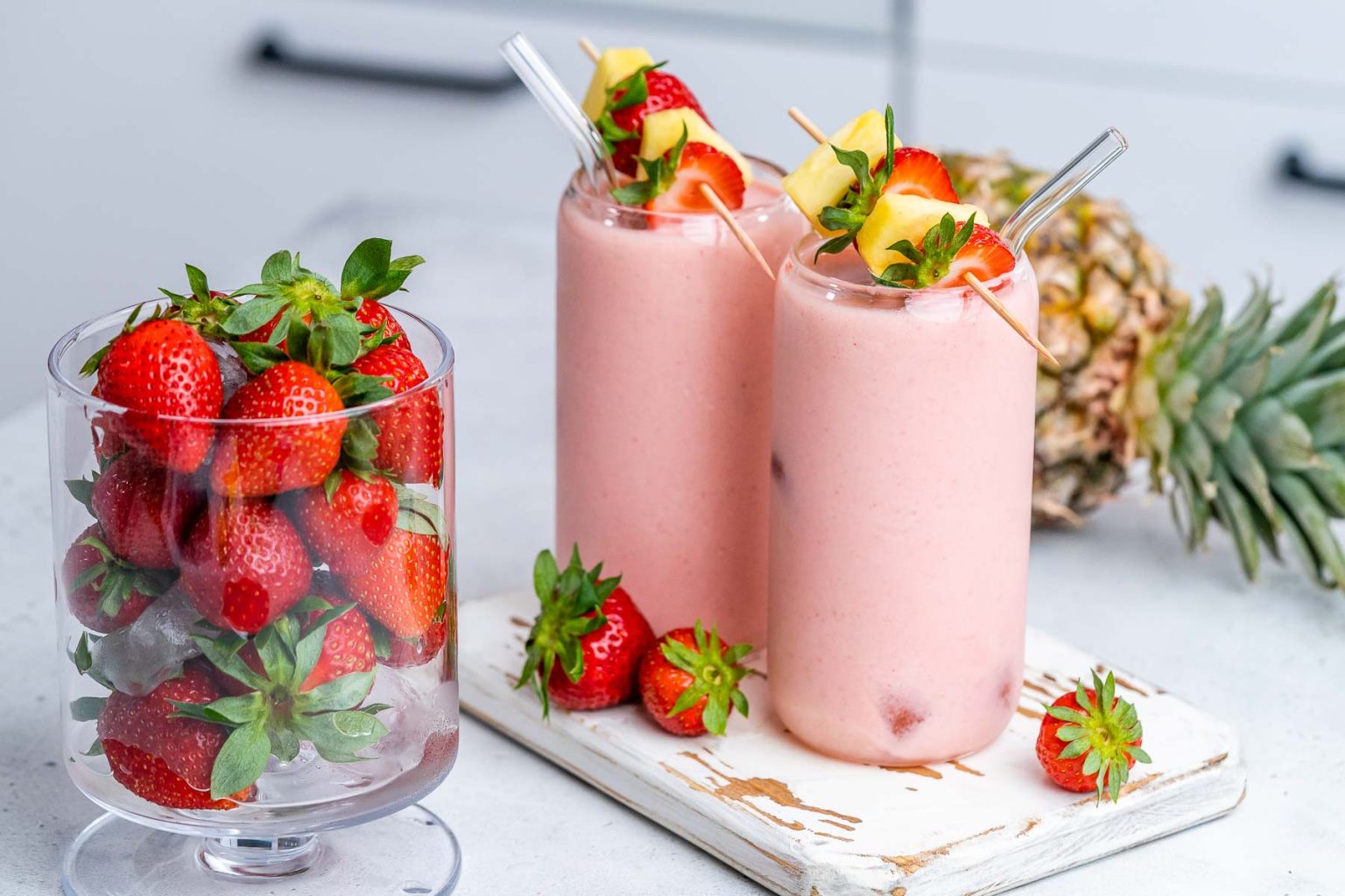 [VIDEO] Rachel’s Favorite Summertime Pink Smoothie | Clean Food Crush