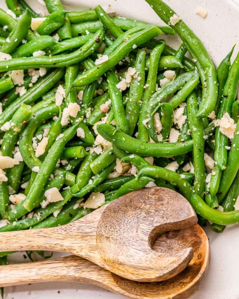 Garlic Parmesan Green Beans | Clean Food Crush